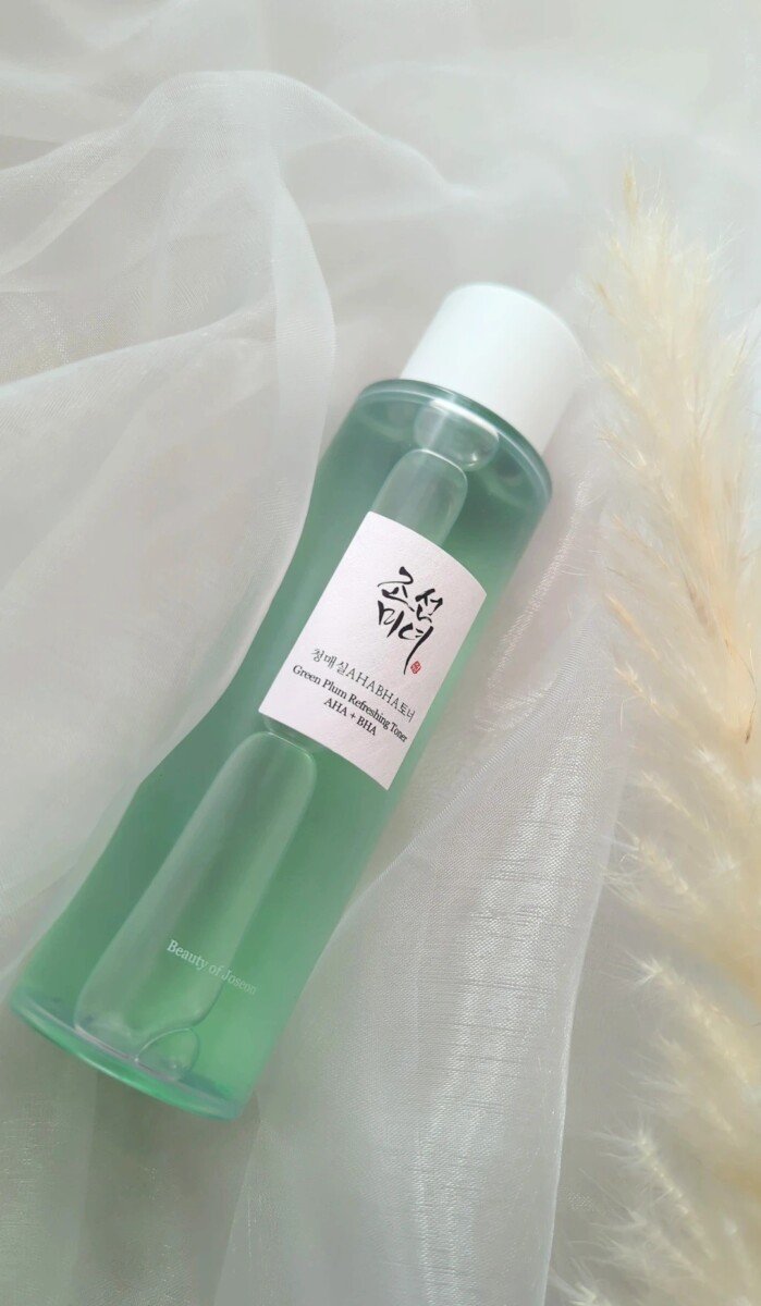 The Right Way to Use Toners: Layering for Glow, Calm & Clear Skin